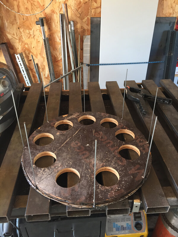 Une ossature d'abat jour pour Chloé, en fil de fer - Olivierbricole