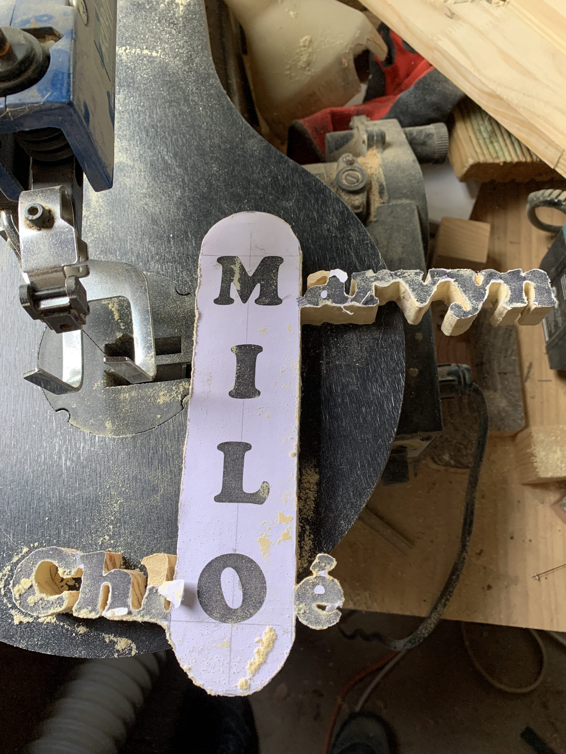 Une déco en bois découpé pour Milo - Olivierbricole